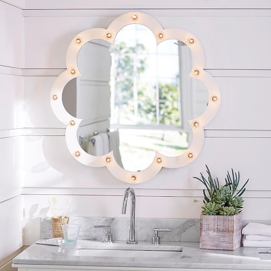 Clover Light Up Mirror | PBteen