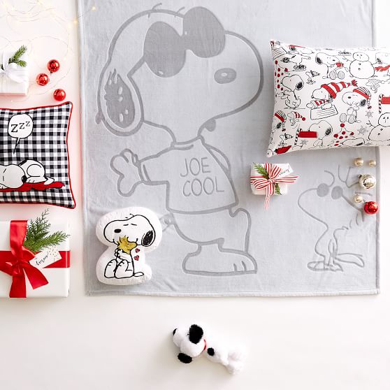 Peanuts® Embossed Throw Blanket | Pottery Barn Teen